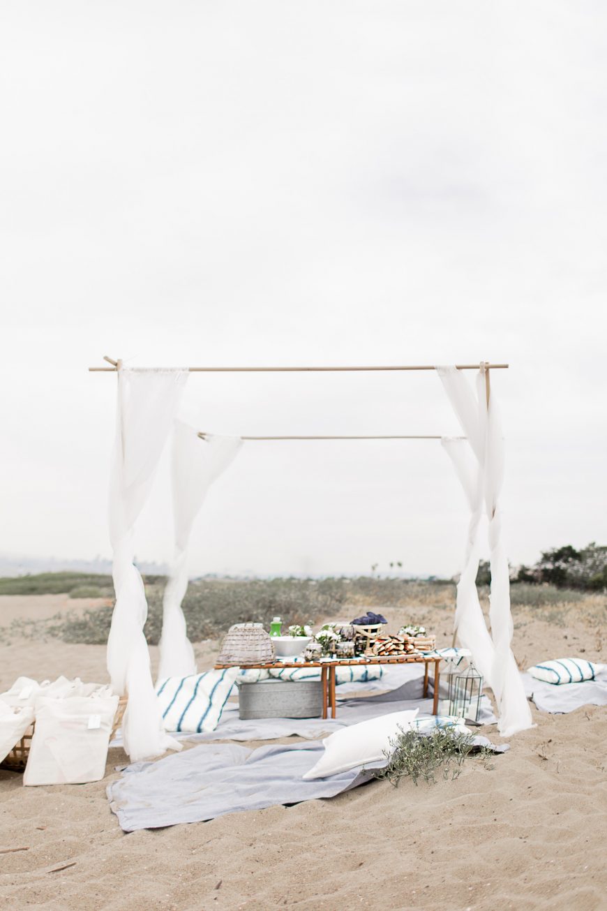 A Midsummer Beach Picnic - Hej Doll | Simple modern living by Jessica Doll.