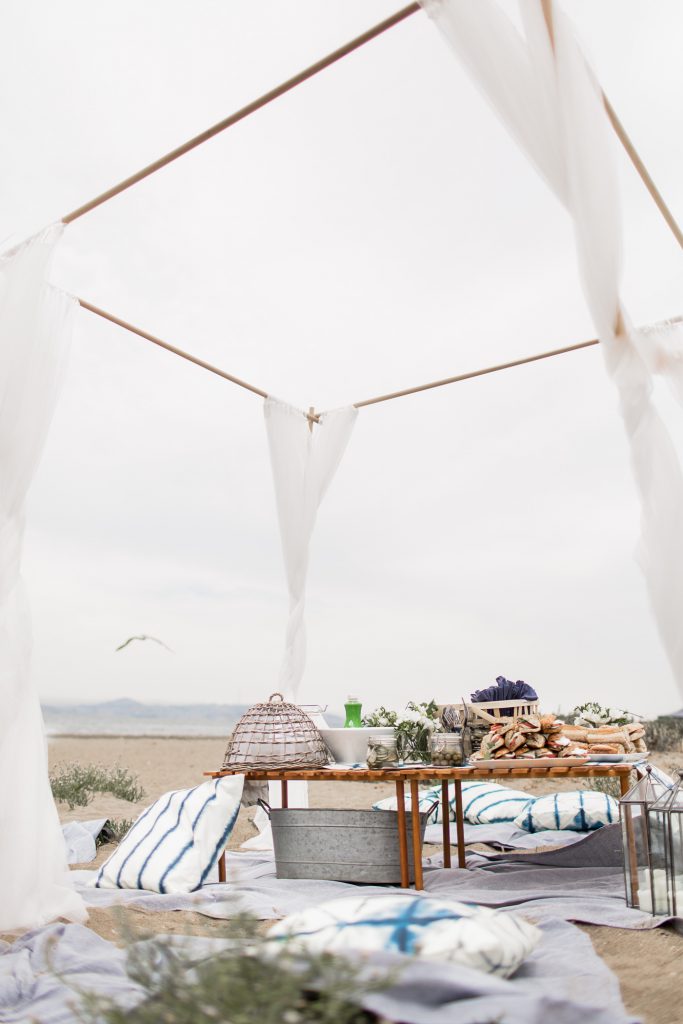 A Midsummer Beach Picnic - Hej Doll | Simple modern living by Jessica Doll.